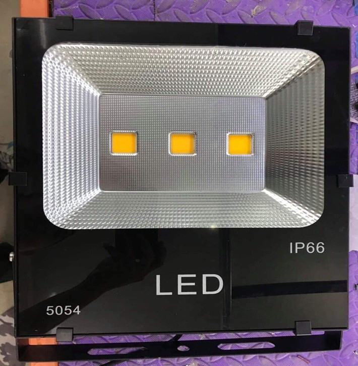 Đèn pha VNECCO LED 5054 Chip Cob 150W Chip CY + nguồn LILOCHA